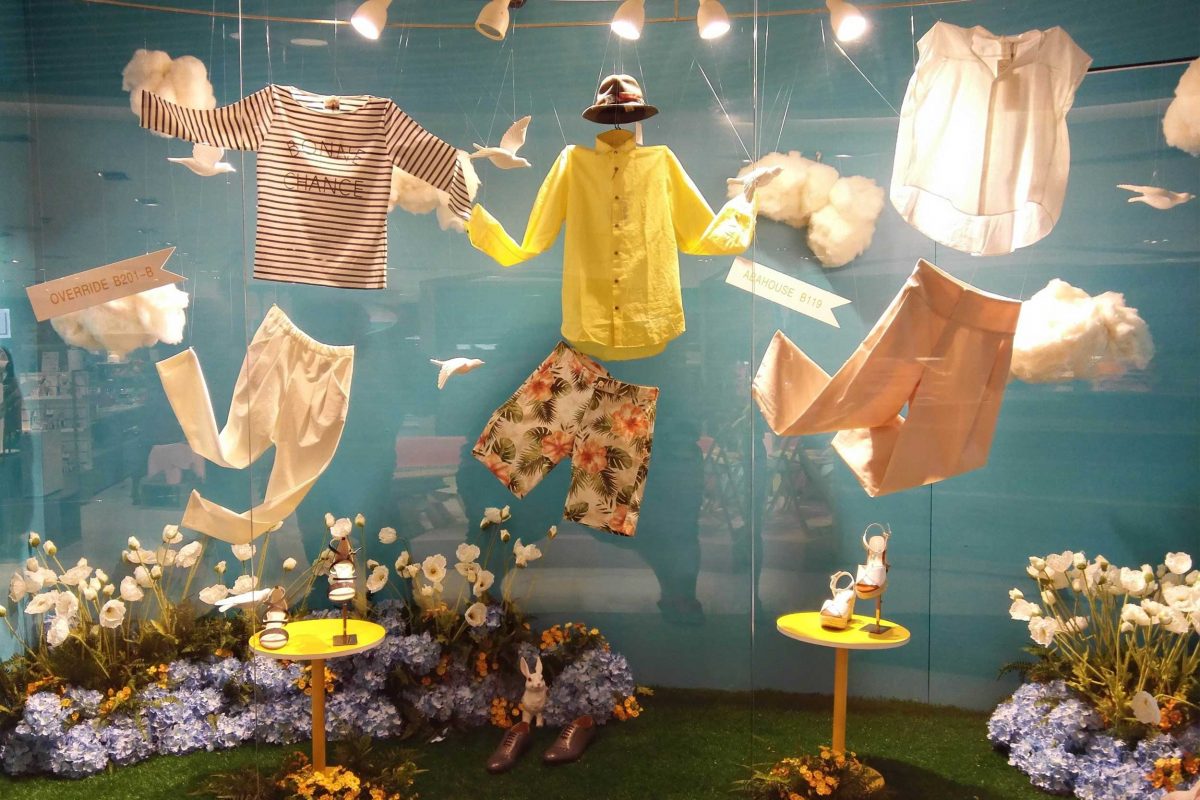 creative window display - DM-Store Window Displays Props