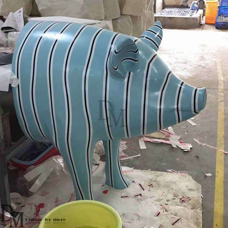 Fiberglass Pig Life Size Animals | DM Window Didplsy