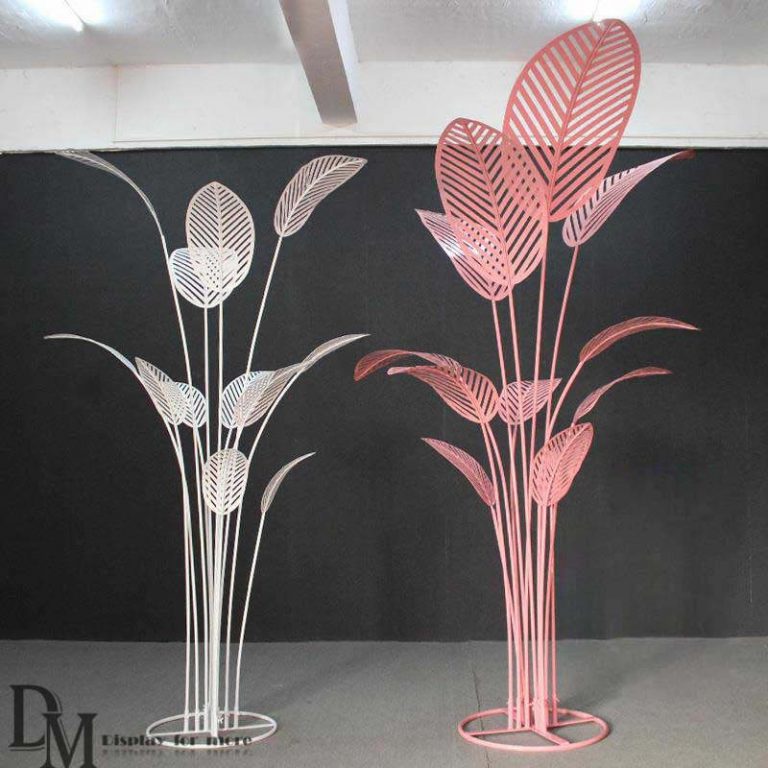 Color & Shape Chosen Metal Leaf Decor on Desktop - DM-Store Window ...