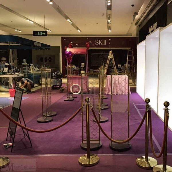 Maniform Pop Up Store Metal Shelves | DM Window Display