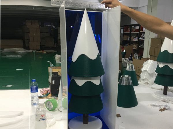 2019 Coach Christmas Window Display | DM Window Display